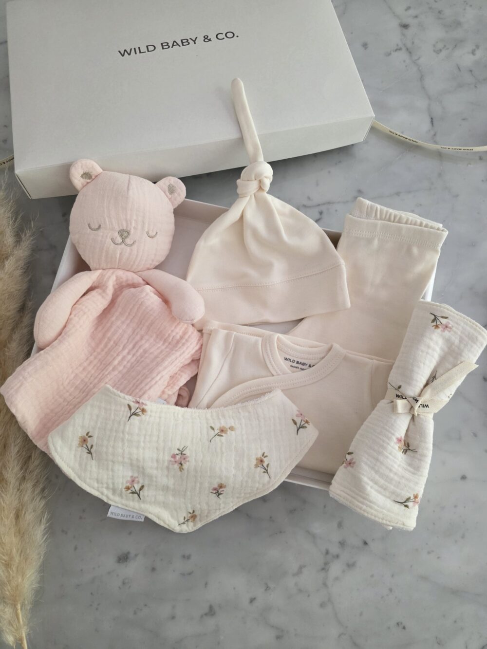 Gift Box First Hug – Regalo premium para bebé | Wild Baby